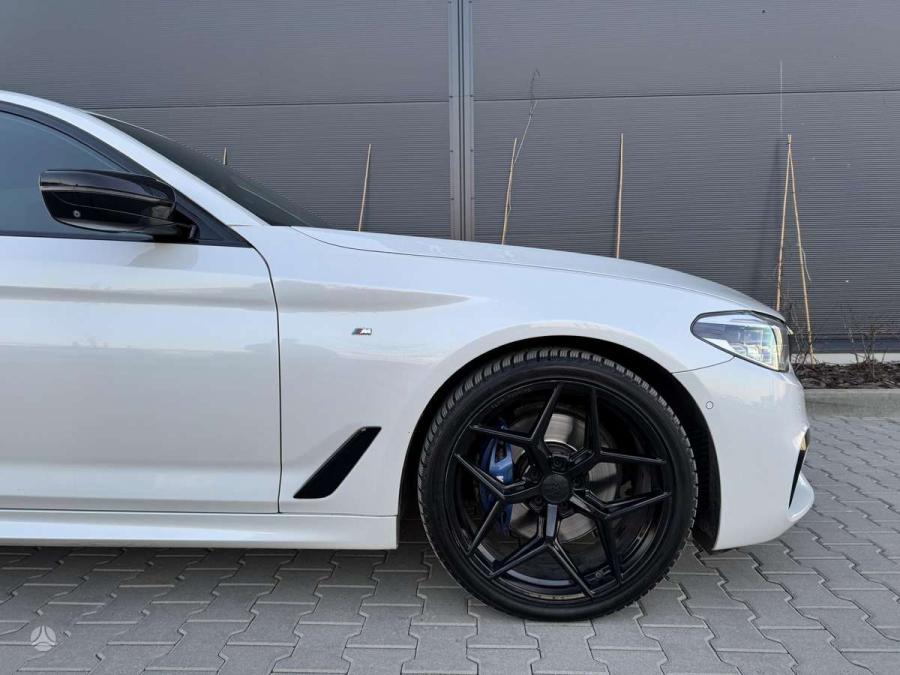 White BMW 540 2017 in Vilnius, with an engine capacity of 3.00 L and mileage of 99 thousand km for 28500 €, photo 10 on AUTOMOTO.COM.LV