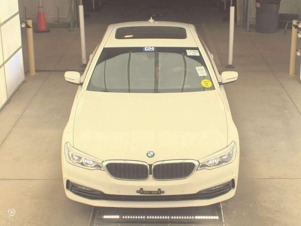 White BMW 540 2017 in Siauliai, with an engine capacity of 3.00 L and mileage of 175 thousand km for 14500 €, photo 2 on AUTOMOTO.COM.LV