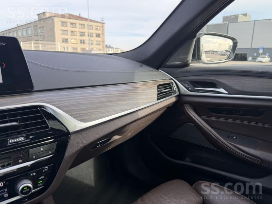 Balts BMW 540 2017 Rīga, ar dzinēja tilpumu 3.00 L un nobraukumu 155 tūkst. km par 28900 €, foto 12 vietnē AUTOMOTO.COM.LV