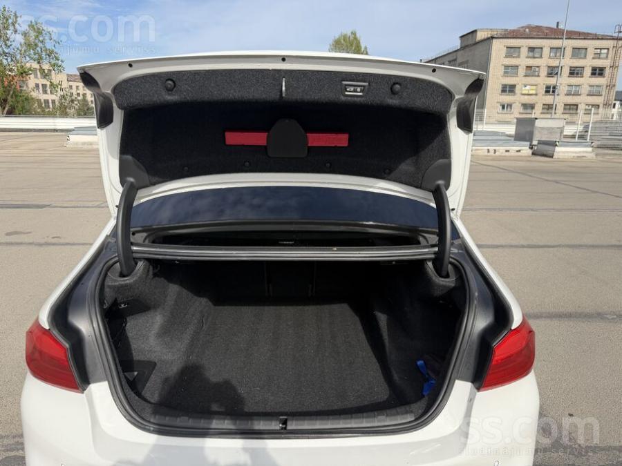 Balts BMW 540 2017 Rīga, ar dzinēja tilpumu 3.00 L un nobraukumu 155 tūkst. km par 28900 €, foto 16 vietnē AUTOMOTO.COM.LV