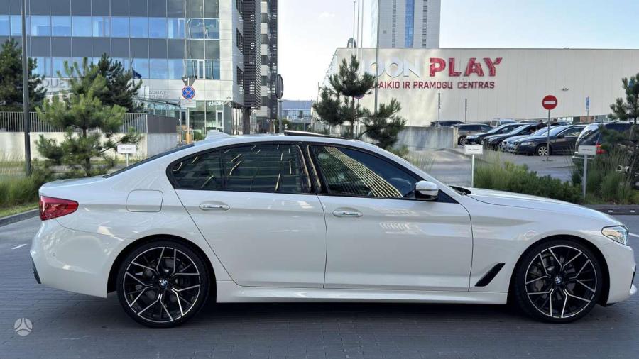 White BMW 540 2017 in Vilnius, with an engine capacity of 3.00 L and mileage of 140 thousand km for 25500 €, photo 5 on AUTOMOTO.COM.LV