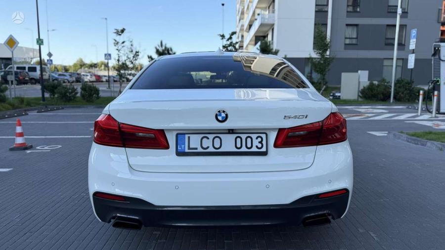 White BMW 540 2017 in Vilnius, with an engine capacity of 3.00 L and mileage of 140 thousand km for 25500 €, photo 7 on AUTOMOTO.COM.LV