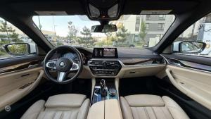 White BMW 540 2017 in Vilnius, with an engine capacity of 3.00 L and mileage of 140 thousand km for 25500 €, photo 10 on AUTOMOTO.COM.LV