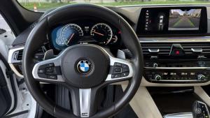 White BMW 540 2017 in Vilnius, with an engine capacity of 3.00 L and mileage of 140 thousand km for 25500 €, photo 12 on AUTOMOTO.COM.LV
