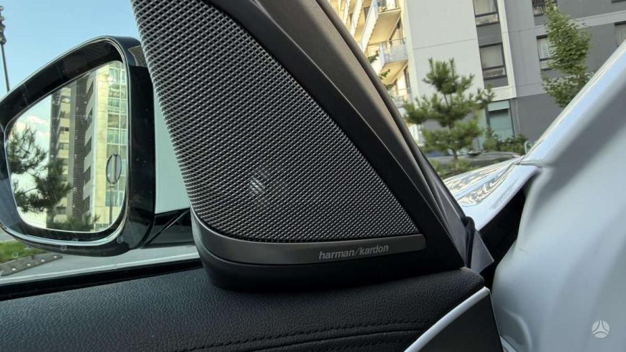 White BMW 540 2017 in Vilnius, with an engine capacity of 3.00 L and mileage of 140 thousand km for 25500 €, photo 21 on AUTOMOTO.COM.LV