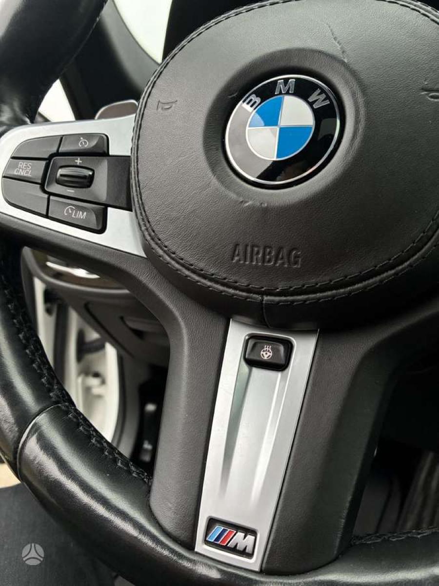 White BMW 540 2018 in Vilnius, with an engine capacity of 3.00 L and mileage of 140 thousand km for 28500 €, photo 22 on AUTOMOTO.COM.LV