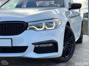 White BMW 540 2018 in Taurage, with an engine capacity of 3.00 L and mileage of 247 thousand km for 25999 €, photo 4 on AUTOMOTO.COM.LV