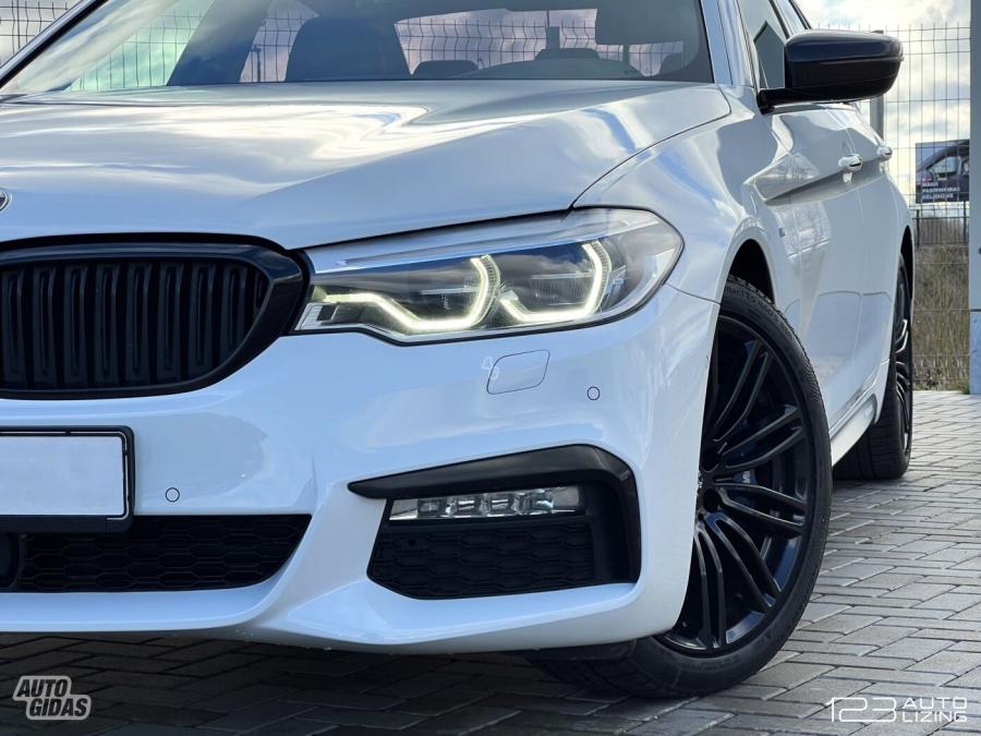 White BMW 540 2018 in Taurage, with an engine capacity of 3.00 L and mileage of 247 thousand km for 25999 €, photo 4 on AUTOMOTO.COM.LV