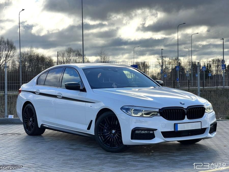 White BMW 540 2018 in Taurage, with an engine capacity of 3.00 L and mileage of 247 thousand km for 25999 €, photo 7 on AUTOMOTO.COM.LV