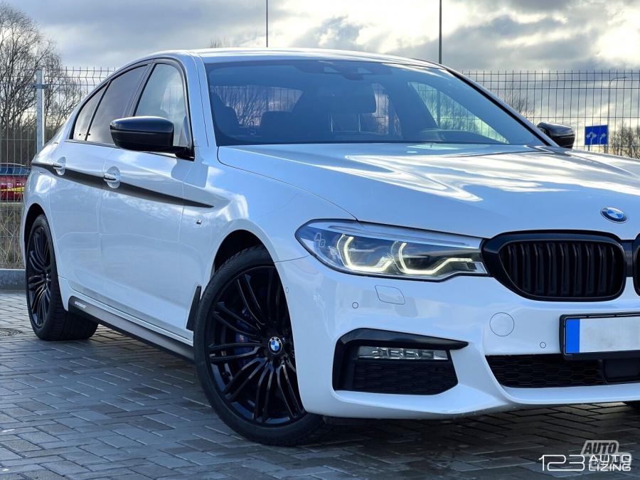White BMW 540 2018 in Taurage, with an engine capacity of 3.00 L and mileage of 247 thousand km for 25999 €, photo 8 on AUTOMOTO.COM.LV