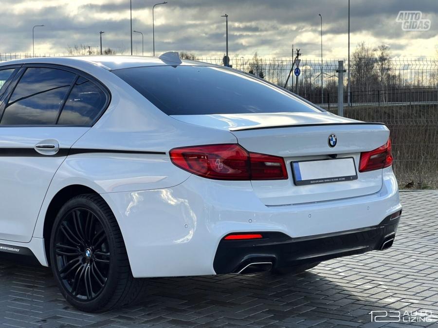 White BMW 540 2018 in Taurage, with an engine capacity of 3.00 L and mileage of 247 thousand km for 25999 €, photo 10 on AUTOMOTO.COM.LV