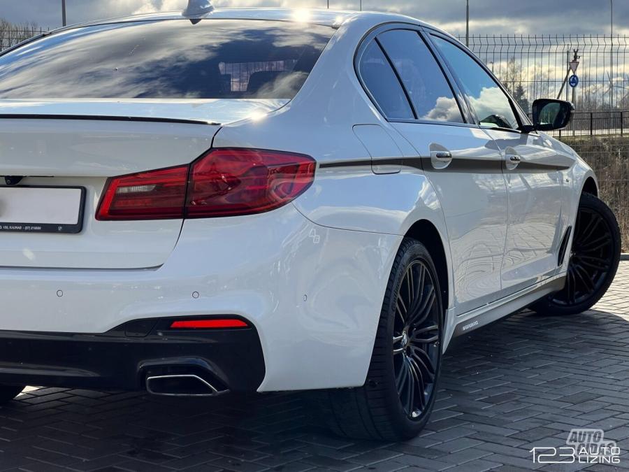 White BMW 540 2018 in Taurage, with an engine capacity of 3.00 L and mileage of 247 thousand km for 25999 €, photo 13 on AUTOMOTO.COM.LV