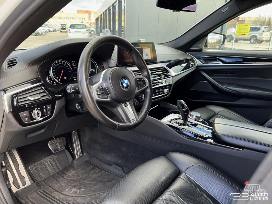 White BMW 540 2018 in Taurage, with an engine capacity of 3.00 L and mileage of 247 thousand km for 25999 €, photo 15 on AUTOMOTO.COM.LV