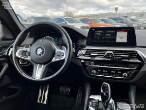 White BMW 540 2018 in Taurage, with an engine capacity of 3.00 L and mileage of 247 thousand km for 25999 €, photo 19 on AUTOMOTO.COM.LV