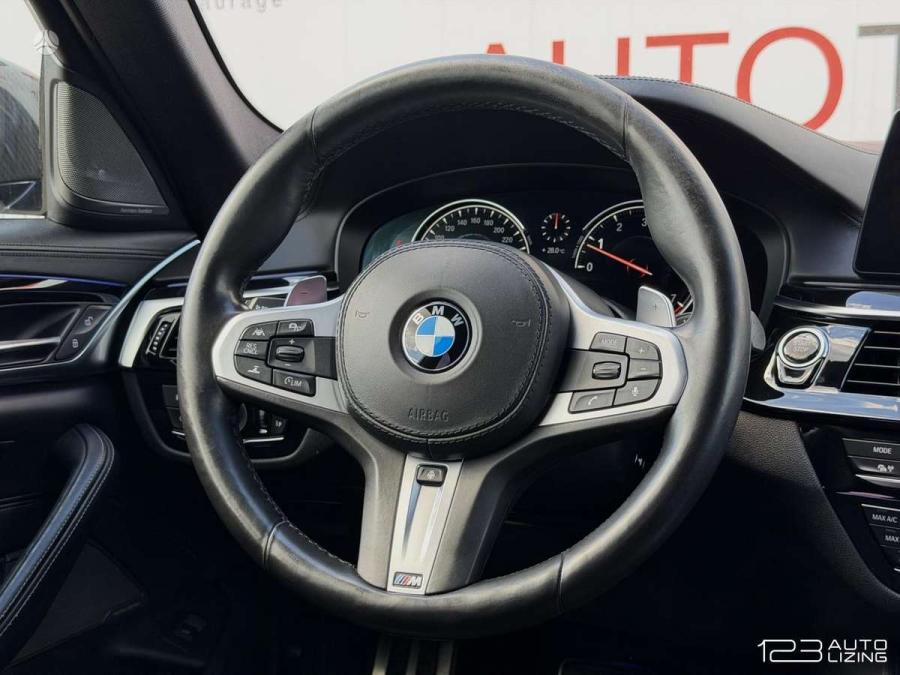 Balts BMW 540 2018 Tauragė, ar dzinēja tilpumu 3.00 L un nobraukumu 247 tūkst. km par 21990 €, foto 20 vietnē AUTOMOTO.COM.LV