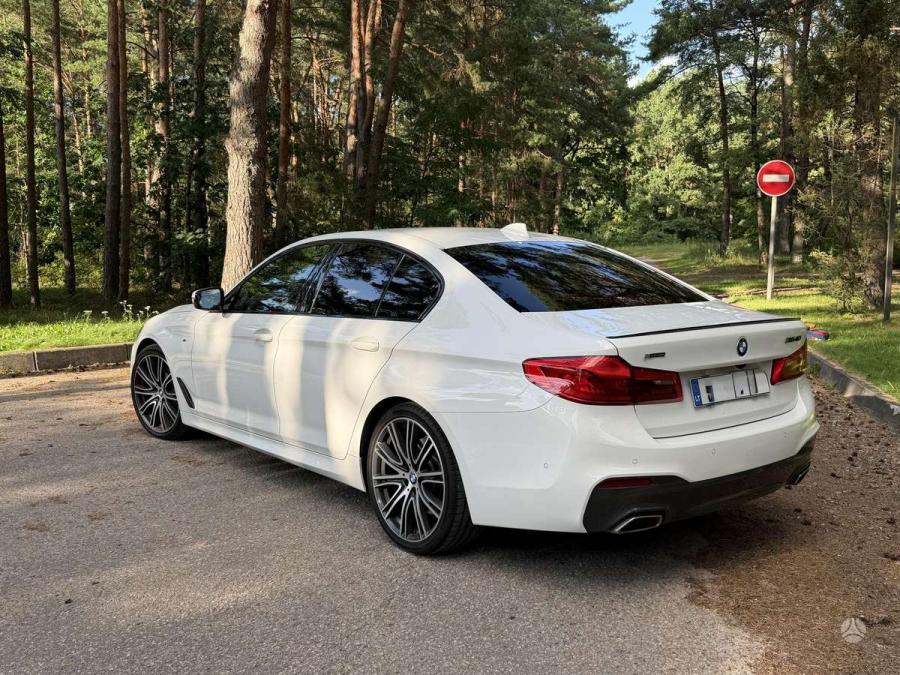 White BMW 540 2018 in Kaunas, with an engine capacity of 2.99 L and mileage of 169 thousand km for 28500 €, photo 3 on AUTOMOTO.COM.LV