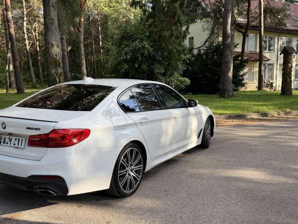 Balts BMW 540 2018 Kauņa, ar dzinēja tilpumu 2.99 L un nobraukumu 169 tūkst. km par 28500 €, foto 3 vietnē AUTOMOTO.COM.LV