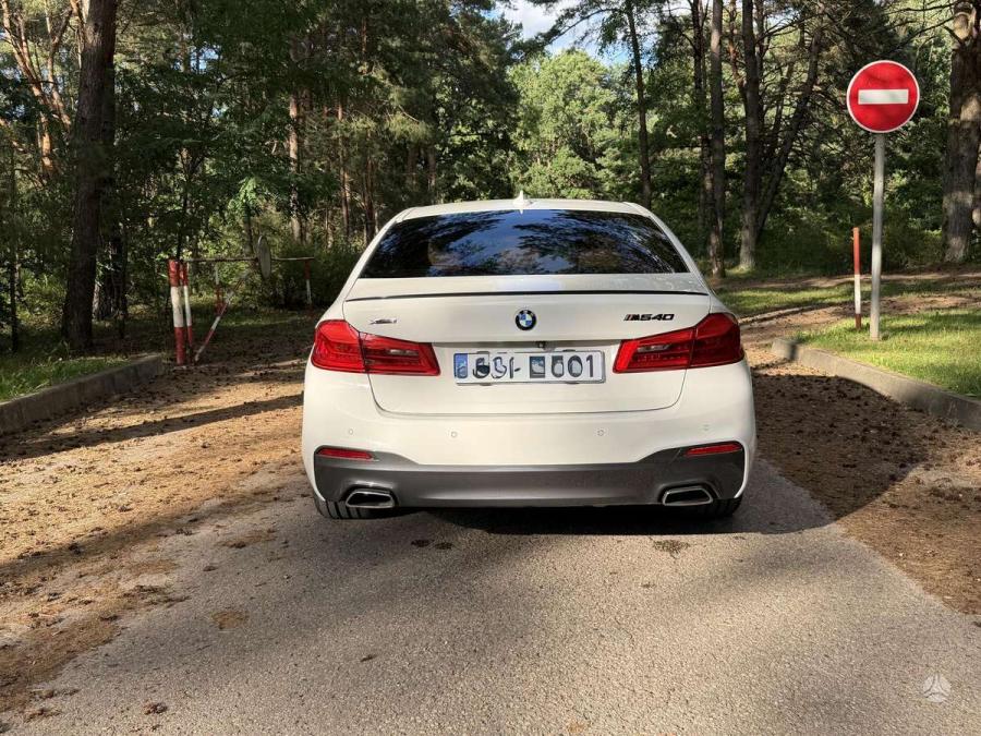 White BMW 540 2018 in Kaunas, with an engine capacity of 2.99 L and mileage of 169 thousand km for 28500 €, photo 6 on AUTOMOTO.COM.LV