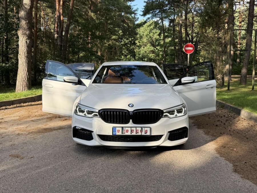 White BMW 540 2018 in Kaunas, with an engine capacity of 2.99 L and mileage of 169 thousand km for 28500 €, photo 7 on AUTOMOTO.COM.LV