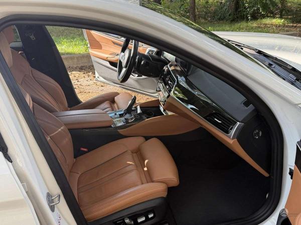 Balts BMW 540 2018 Kauņa, ar dzinēja tilpumu 2.99 L un nobraukumu 169 tūkst. km par 28500 €, foto 9 vietnē AUTOMOTO.COM.LV
