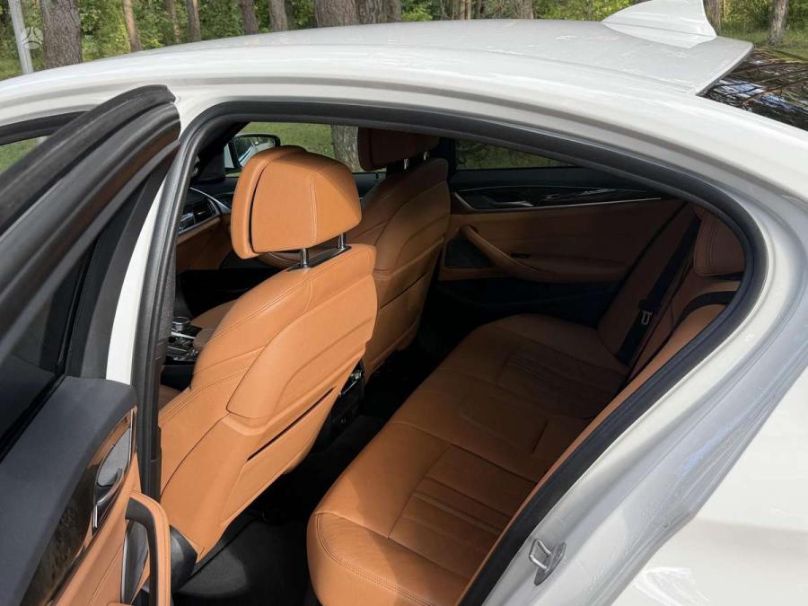 White BMW 540 2018 in Kaunas, with an engine capacity of 2.99 L and mileage of 169 thousand km for 28500 €, photo 18 on AUTOMOTO.COM.LV