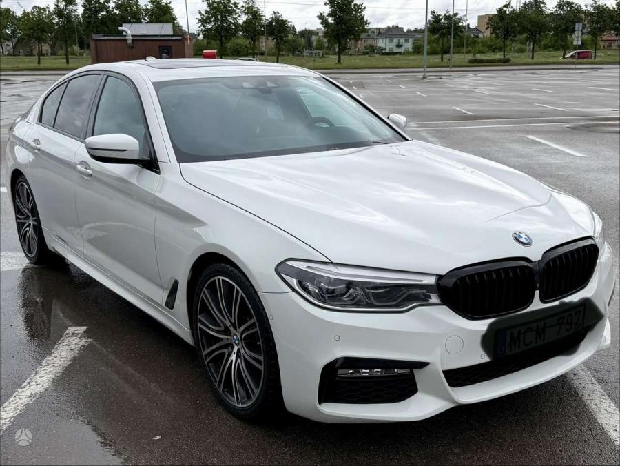 Balts BMW 540 2020 Šauļi, ar dzinēja tilpumu 3.00 L un nobraukumu 131 tūkst. km par 34999 €, foto 1 vietnē AUTOMOTO.COM.LV
