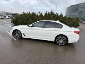 Balts BMW 540 2020 Šauļi, ar dzinēja tilpumu 3.00 L un nobraukumu 131 tūkst. km par 34999 €, foto 3 vietnē AUTOMOTO.COM.LV