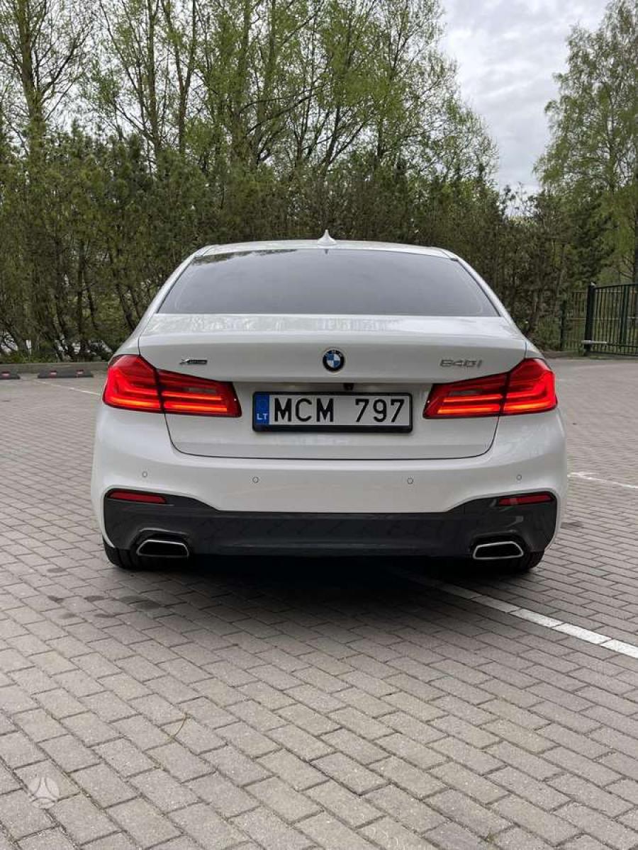 White BMW 540 2020 in Siauliai, with an engine capacity of 3.00 L and mileage of 135 thousand km for 27600 €, photo 8 on AUTOMOTO.COM.LV