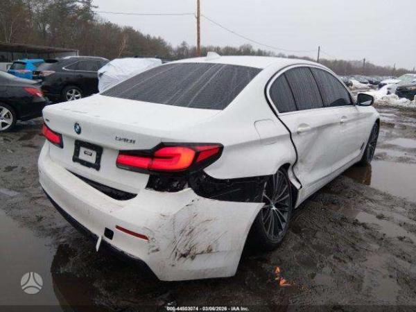 White BMW 540 2022 in Klaipeda, with an engine capacity of 3.00 L and mileage of 73 thousand km for 18200 €, photo 4 on AUTOMOTO.COM.LV