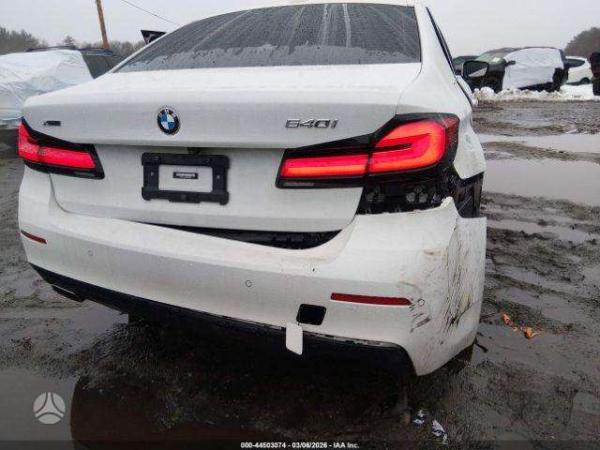 White BMW 540 2022 in Klaipeda, with an engine capacity of 3.00 L and mileage of 73 thousand km for 18200 €, photo 6 on AUTOMOTO.COM.LV