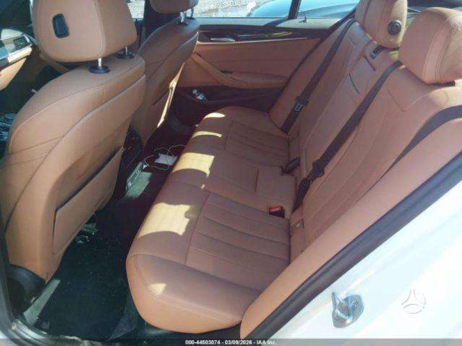 Balts BMW 540 2022 Klaipėda, ar dzinēja tilpumu 3.00 L un nobraukumu 73 tūkst. km par 18200 €, foto 9 vietnē AUTOMOTO.COM.LV