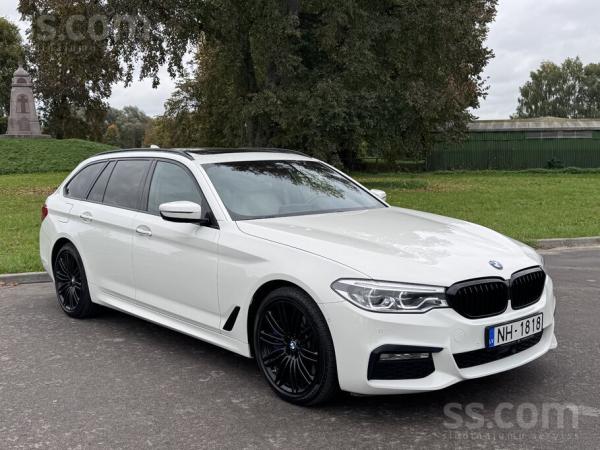 White BMW 540 2017 in Riga, with an engine capacity of 3.00 L and mileage of 0 thousand km for 21950 €, photo 4 on AUTOMOTO.COM.LV