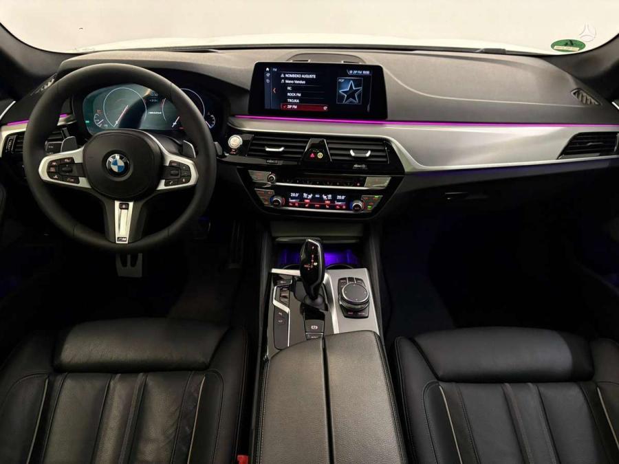 White BMW 540 2018 in Marijampole, with an engine capacity of 2.99 L and mileage of 261 thousand km for 23999 €, photo 23 on AUTOMOTO.COM.LV