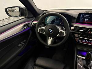 White BMW 540 2018 in Marijampole, with an engine capacity of 2.99 L and mileage of 261 thousand km for 23999 €, photo 28 on AUTOMOTO.COM.LV