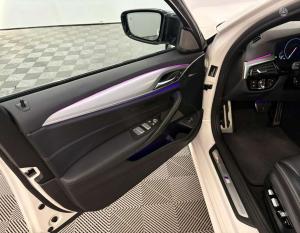 White BMW 540 2018 in Marijampole, with an engine capacity of 2.99 L and mileage of 261 thousand km for 23999 €, photo 36 on AUTOMOTO.COM.LV