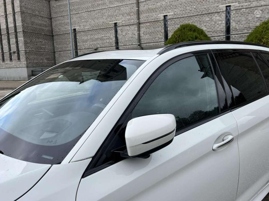White BMW 540 2018 in Alytus, with an engine capacity of 3.00 L and mileage of 290 thousand km for 18950 €, photo 19 on AUTOMOTO.COM.LV