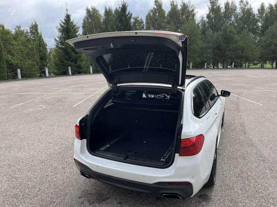 White BMW 540 2018 in Alytus, with an engine capacity of 3.00 L and mileage of 290 thousand km for 18950 €, photo 23 on AUTOMOTO.COM.LV