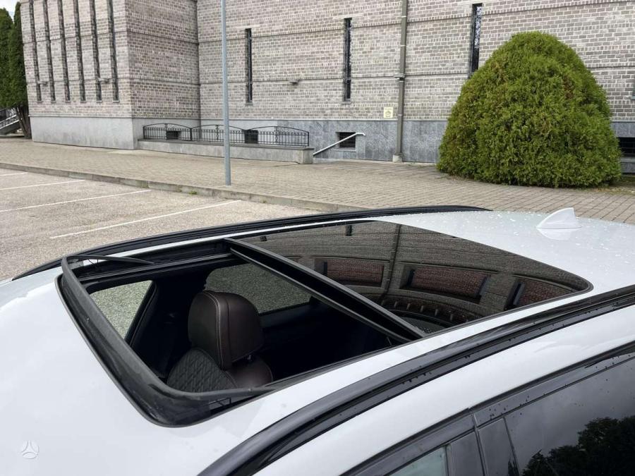 White BMW 540 2018 in Alytus, with an engine capacity of 3.00 L and mileage of 290 thousand km for 18950 €, photo 24 on AUTOMOTO.COM.LV