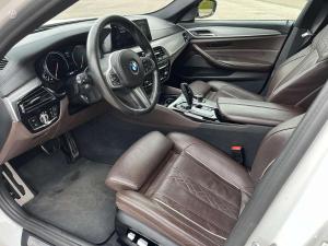 White BMW 540 2018 in Alytus, with an engine capacity of 3.00 L and mileage of 290 thousand km for 18950 €, photo 28 on AUTOMOTO.COM.LV