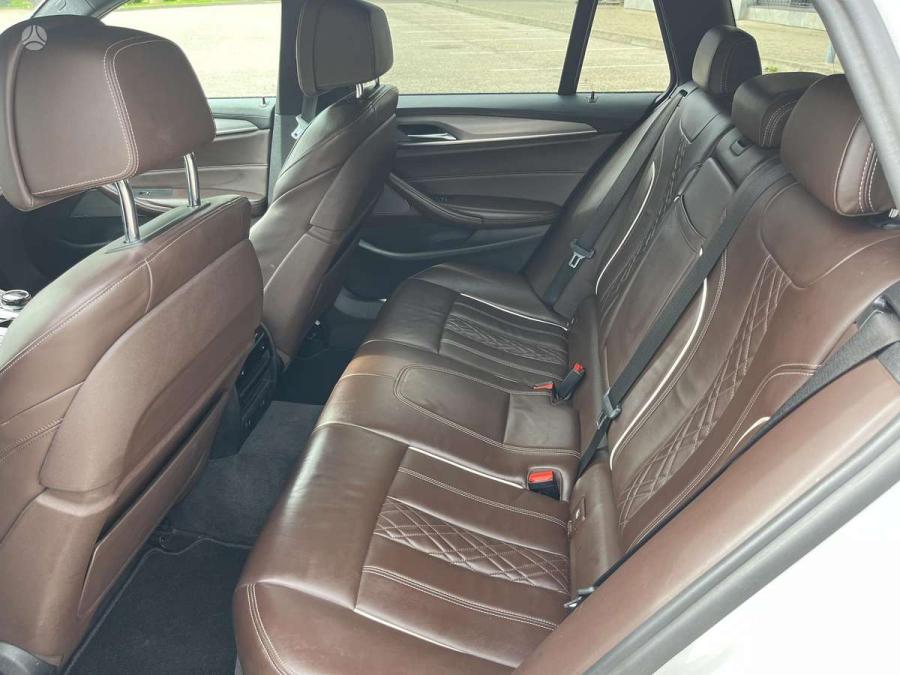 White BMW 540 2018 in Alytus, with an engine capacity of 3.00 L and mileage of 290 thousand km for 18950 €, photo 32 on AUTOMOTO.COM.LV