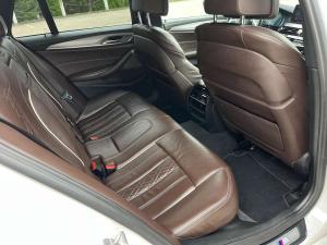 White BMW 540 2018 in Alytus, with an engine capacity of 3.00 L and mileage of 290 thousand km for 18950 €, photo 33 on AUTOMOTO.COM.LV