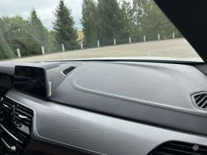 White BMW 540 2018 in Alytus, with an engine capacity of 3.00 L and mileage of 290 thousand km for 18950 €, photo 35 on AUTOMOTO.COM.LV