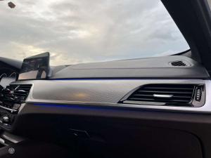 White BMW 540 2018 in Alytus, with an engine capacity of 3.00 L and mileage of 290 thousand km for 18950 €, photo 37 on AUTOMOTO.COM.LV