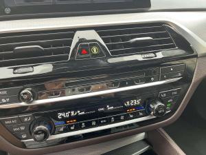 White BMW 540 2018 in Alytus, with an engine capacity of 3.00 L and mileage of 290 thousand km for 18950 €, photo 39 on AUTOMOTO.COM.LV
