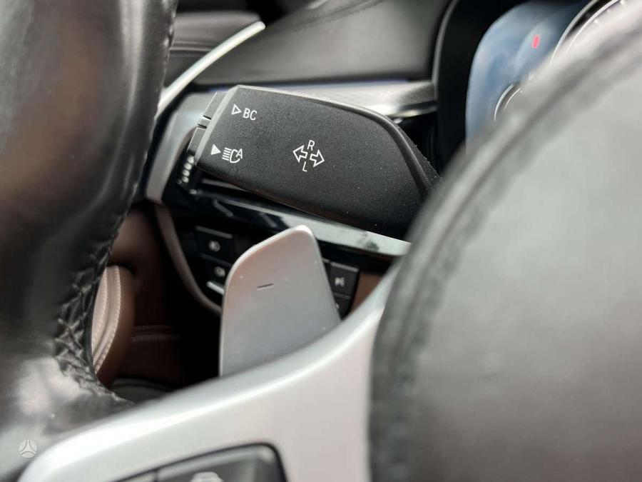 White BMW 540 2018 in Alytus, with an engine capacity of 3.00 L and mileage of 290 thousand km for 18950 €, photo 51 on AUTOMOTO.COM.LV
