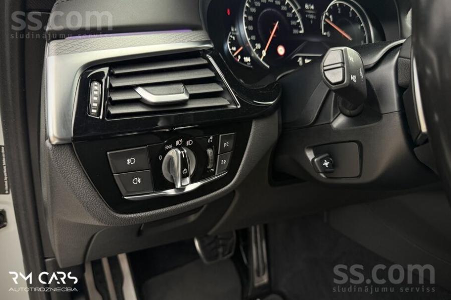 White BMW 540 2018 in Jelgava, with an engine capacity of 3.00 L and mileage of 0 thousand km for 19900 €, photo 28 on AUTOMOTO.COM.LV