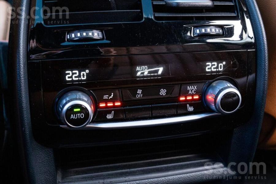 Balts BMW 540 2018 Rīga, ar dzinēja tilpumu 3.00 L un nobraukumu 177 tūkst. km par 24950 €, foto 18 vietnē AUTOMOTO.COM.LV
