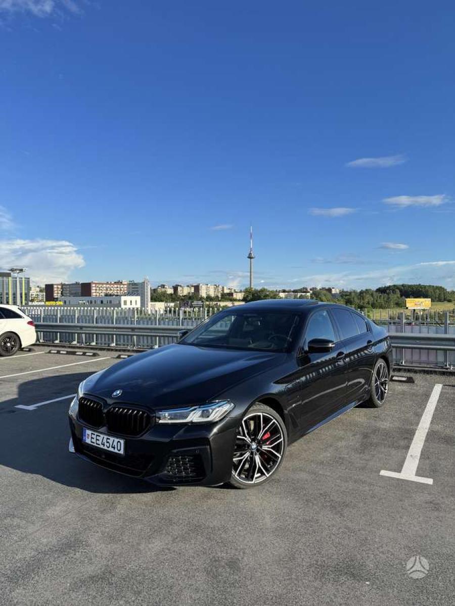 Black BMW 545 2020 in Vilnius, with an engine capacity of 3.00 L and mileage of 100 thousand km for 44000 €, photo 1 on AUTOMOTO.COM.LV