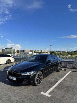 Black BMW 545 2020 in Vilnius, with an engine capacity of 3.00 L and mileage of 100 thousand km for 44000 €, photo 4 on AUTOMOTO.COM.LV