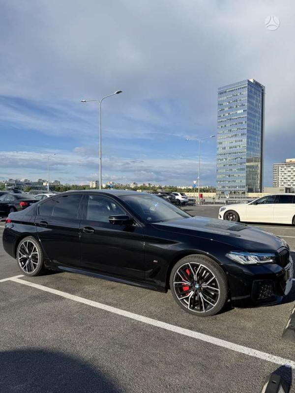 Melns BMW 545 2020 Viļņa, ar dzinēja tilpumu 3.00 L un nobraukumu 100 tūkst. km par 44000 €, foto 6 vietnē AUTOMOTO.COM.LV